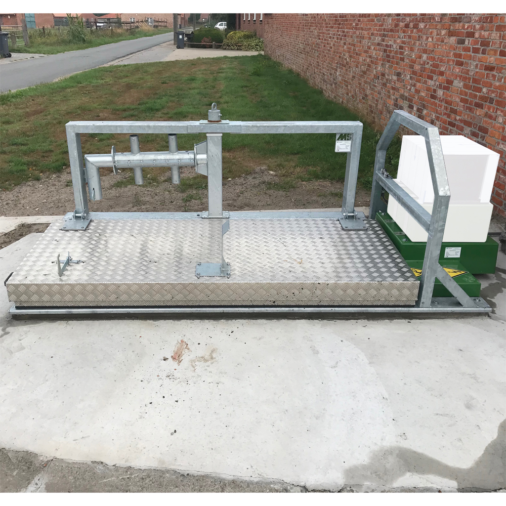 Carcass coolers for professional livestock farming